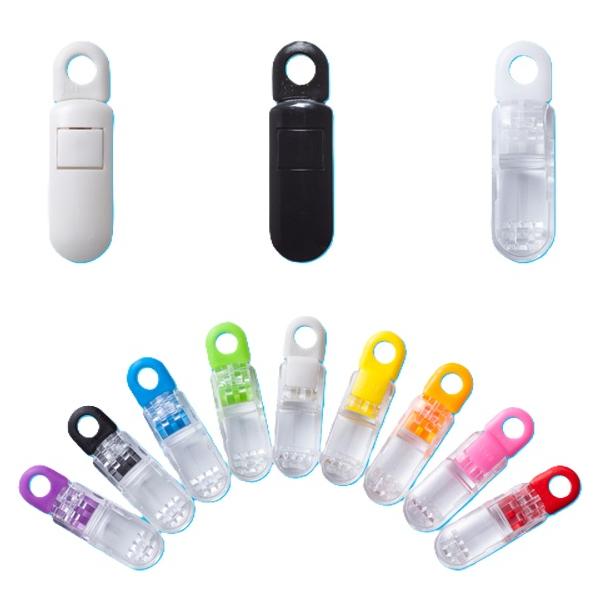 -商品概要-サイズA:10.0mm/B:5.0mm/C:10.0mm/D:27.5mm/E:11.0mm/紐通し穴:丸紐穴/厚み:7.8mm挟持力1.5kg※挟持力はクリップを４枚重ねに折りたたんだ木綿のハンカチ（綿100％）を挟んだ状態に...