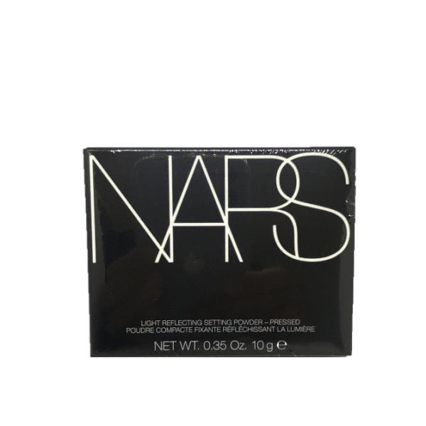 商品名：ＮＡＲＳ　ライトリフレクティングセッティングパウダー　プレストＮ商品説明：自然な光沢感をもたらす軽いつけ心地のパウダーが、どんな光の下でも小じわや毛穴の目立たない美しい肌に仕上げます。テカリを抑えファンデーションをなめらかに整えるの...