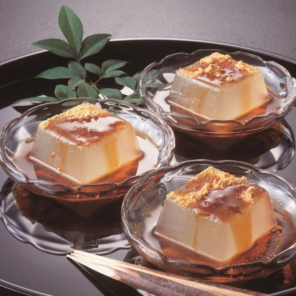 食べきりサイズのかわいらしい風呂敷に包んだ葛餅のギフトセット。鎌倉時代より吉野山に続く旧家で食べられていた葛餅の味を餅職人にお願いし、日持ちする葛餅として再現してもらいました。本葛ならではのツヤとコシをお楽しみください。濃厚な黒蜜と香ばしい...