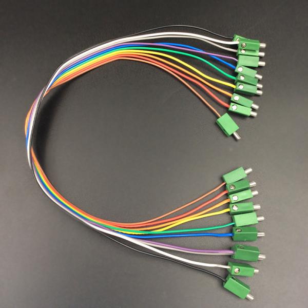 fischertechnikの配線で使用可能なリボンケーブルです。両端に緑色プラグ（合計20個）を取り付けいます。1本ずつ割いて使用することも、そのまま使用することも可能です。