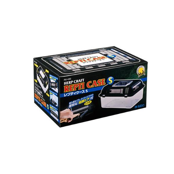 コンパクト2.4Lのクリア飼育ケースです。■特長■積み重ねたままエサが与えられる便利な給餌ドア付プラケースです。上からも中の様子が観察できる開口100×130mmのクリアな窓、側面の通気用スリット、給餌ドアも2カ所設けた機能的な設計。場所を...