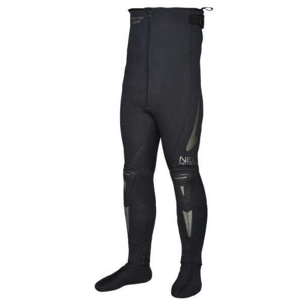 ・少し膝を曲げたニュートラルポジション採用の3D立体裁断でずり下がりも軽減・防水加工したシングルファスナー採用で脱ぎ履き楽々・すね当て部に高圧縮クロロプレン材を内蔵・胸部の隙間を防ぐベルクロアジャスター・ハンガーループ装備・ソックス先丸加工...