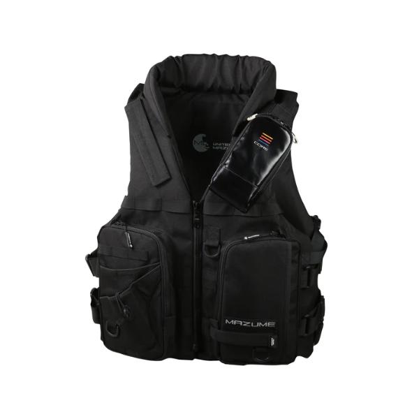 フロントポケットに定番のルアーボックスのMEIHO3010が左右に入り、ルアーフィッシングをサポートします。付属の薄型ショルダーポーチはiPhone14pro MAXがケース付きで入るサイズ感です（取り外し可能）。プライヤーホルダーも装備。...