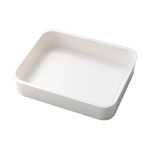 シマノ SIMANO FIXCEL トレー ホワイト小物や弁当入れや氷作りケースとして活用できる、なにかと便利な大型トレー。●弁当、飲物、洗物、小道具入れに最適●食料が氷に直接触れないので、冷えすぎるのを防止●クーラーにジャストサイズの氷が...