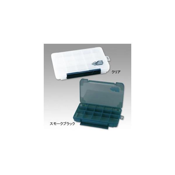バーサス VS-3043ND-2■サイズ(mm)：356×230×50■素材：本体・ポリプロピレン、止具・ABS《メイホウ タックルボックス》●変則仕切りパターンであらゆるルアーをひとまとめに収納可能。40cmバッカンサイズ。●一体式フック...