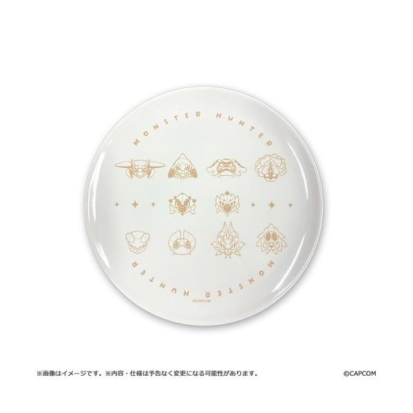 「モンスターハンター」シリーズに登場するモンスターをぬいぐるみタッチでかわいく描いたデフォルメシリーズ、「モンでふぉ」のメラミンプレートが新登場！モンスターたちの顔が並んだホワイトカラーの「プレーン」デザイン。食卓に並べて、モンスターたちと...