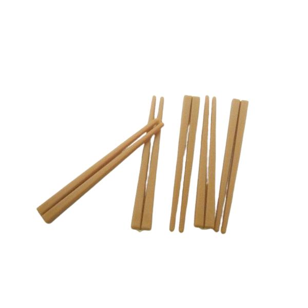 ミニサイズのお箸パーツに茶色が登場です。※２本１膳で一部接着されており１本１本バラバラにはなりません。やや大きめの50mmサイズです。１膳あたり23円の10膳セットとなります。※製造上、傷汚れ・バリ等ある物が含まれる場合がございます。SIZ...