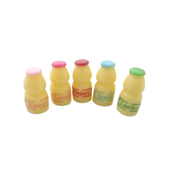 キュートでカラフルなミニチュア乳酸菌ドリンクパーツが登場！５種類のカラーとワードがプリント☆Smile/Sweet/Lucky/Lovely/Happyとプリントされています。画像の種類・色合い等は参考です。入荷ロットにより仕様が変更となり...