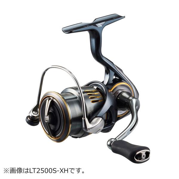PC LT2500-H巻取り長さ(cm/ハンドル1回転)80　ギア比 5.7　自重(g)165　最大ドラグ力(kg)10　標準巻糸量 ナイロン(lb-m)6-150 PE(号-m)0.8-200　ハンドル長さ(mm)55　ベアリング ボール...
