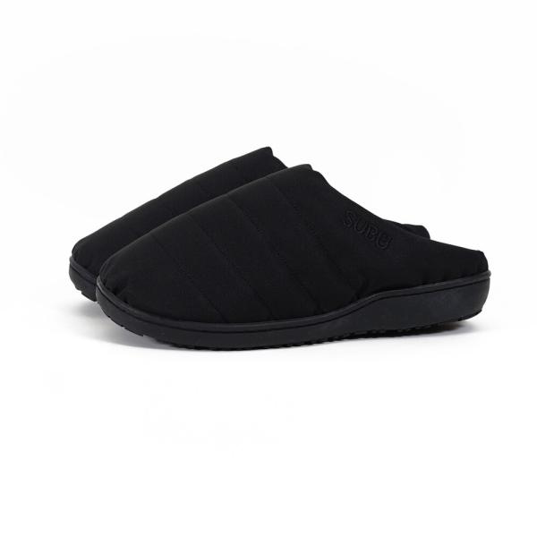 寒い時期、ふと出掛ける時に素足で履ける、秋冬のサンダル。ダウンのような暖かさで素足を包み込み、起毛加工の内側の生地と４層構造のインソールが足全体に抜群のフィット感を生み出し、優しい履き心地を作り出します。「For Camp＆Outdoor」...