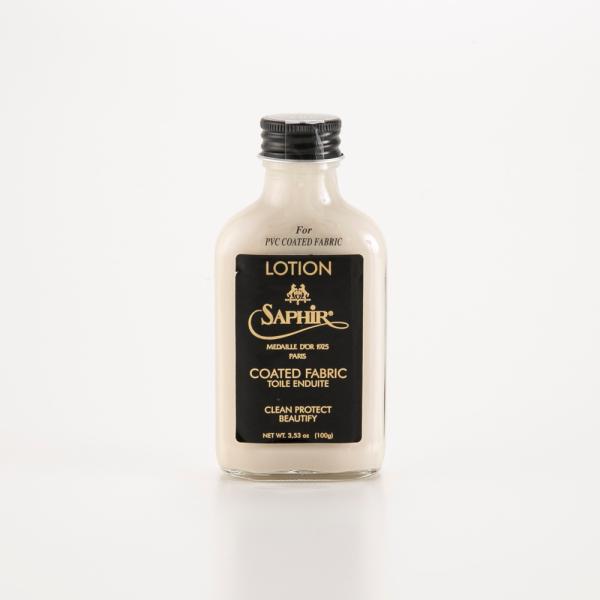 フランスの最高級ブランドとのコラボレーションによって開発された、中性のコーティングキャンバス専用ローションです。特にPVC（ポリ塩化ビニル）コーティング素材への防キズ効果、色柄保護効果を与えます。また蓄積された汚れや皮脂汚れなどを除去するク...
