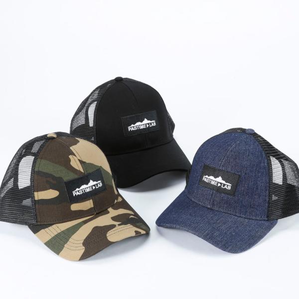 表情のあるコットン生地とメッシュ素材がシンプルながらも存在感を発揮。アジャスター付きなので、サイズ調整も可能です。カジュアルな大人の雰囲気が被るだけで決まるよう計算されたフォルム。デイリーにとても被りやすく、使い勝手の良いキャップです。【パ...