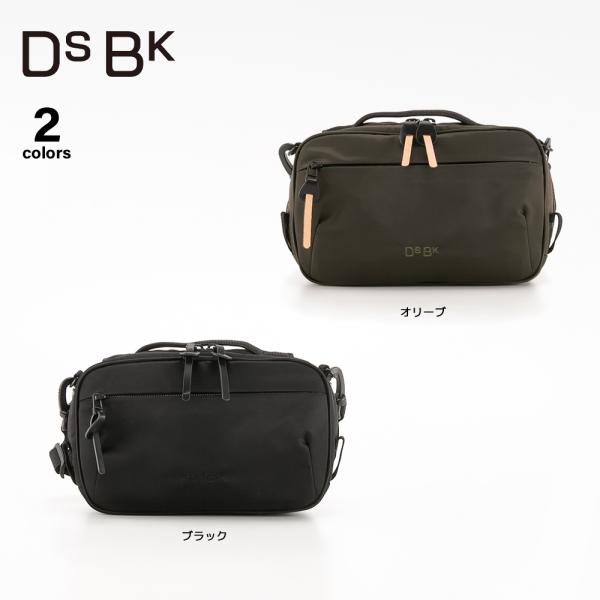 シシンプルなスクエアフォルムのショルダーバッグ。小ぶりながら前後胴にファスナーポケットを設け、ハンドルも備えています。本体素材は高密度ナイロンツイル生地にダントツ撥水加工を施した、撥水力と耐久性が高い素材を採用しています。【ディーエスビーケ...