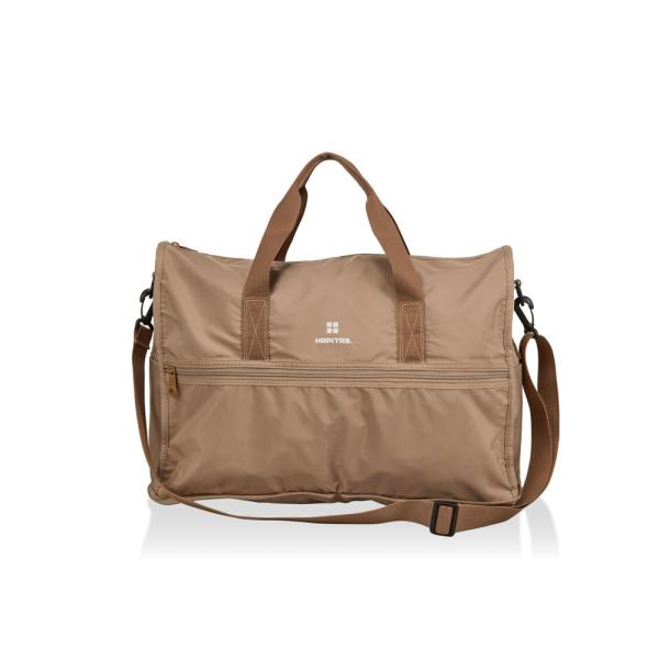 普段使いから旅行用まで、幅広く使える軽いボストンバッグ。使わないときはコンパクトに折りたたんでスーツケースやカバンの中に。使いたいときにぱっと広げて使えます。スーツケースのキャリーバーに通せるので旅行の際はとっても便利。エコバッグやサブバッ...