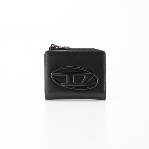 「オーバルD」のロゴが印象的な「HOLI-D」シリーズに、新型の小銭入れ+カードケースが登場しました。同色のロゴがシャープなアクセント。上質でしなやかなカウレザーを採用し、L字ジップ付き片マチコインポケットが使いやすさ◎マルチに活躍してくれ...