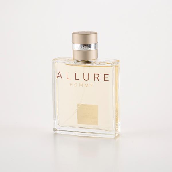 カリスマ性と内面の強さを持ち合わせた大人の男性のための香り、「アリュール オム」。フレッシュ、スパイシー、ウッディ、センシュアルの４つの香りのファセットが、ひとりひとりの男性の魅力を引き立てます。【シャネル/CHANEL】トップノート：ベル...
