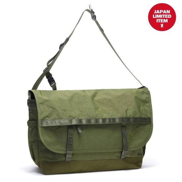 【商品特徴】- COURIER FLAP MSNGR 20L（クーリエ フラップ メッセンジャー 20L） -荷物を運ぶための機能と背負いやすさ、そしてどこでも使えるカジュアルさを追求し完成したCOURIER FLAP MSNGR 20L。...