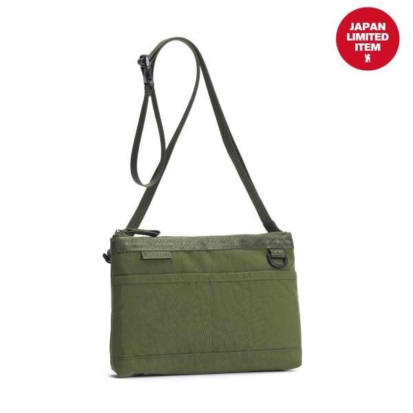 【商品特徴】その名の通り、あなたのお出かけをアシストするのが、このASSISTANT SACOCHEの役割です。小型ながら500mlのボトルがスッポリ収めることができ、さらにはウォレットやモバイルバッテリーなども同時に収納可能。 軽くてコン...