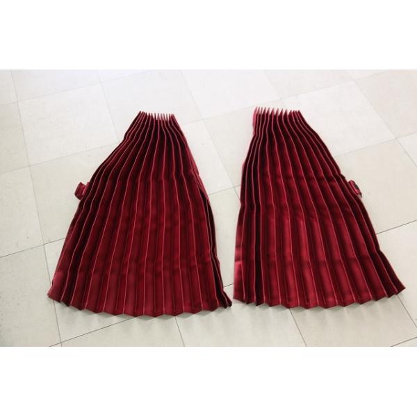 1級遮光で遮光率99.99％だから安心して仮眠できます。サイズ：巾85ｘ丈70cm（2枚入り）材質：ポリエステル100％カラー：ワイン金具フック12個入り生地も厚く丈夫で長持ちします。　　　　　　　　　　　　丸洗いＯＫ。ご家庭で洗っても大丈...