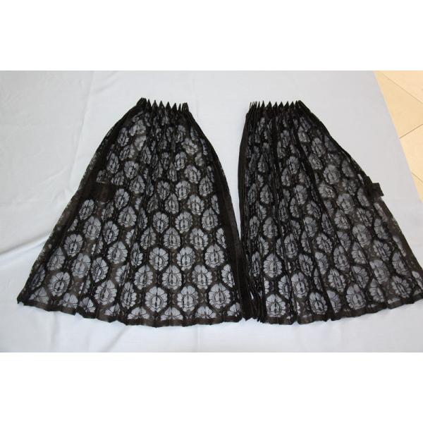 トラック用サイドカーテン。外からは見えにくいカーテンです。サイズ：巾100ｘ丈80cm（2枚入り）材質：ポリエステル100％カラー：黒ミラーレース生地安心の日本製形状記憶プリーツ加工1.運転中の視界の妨げにならない位置にお取付下さい。2.先...