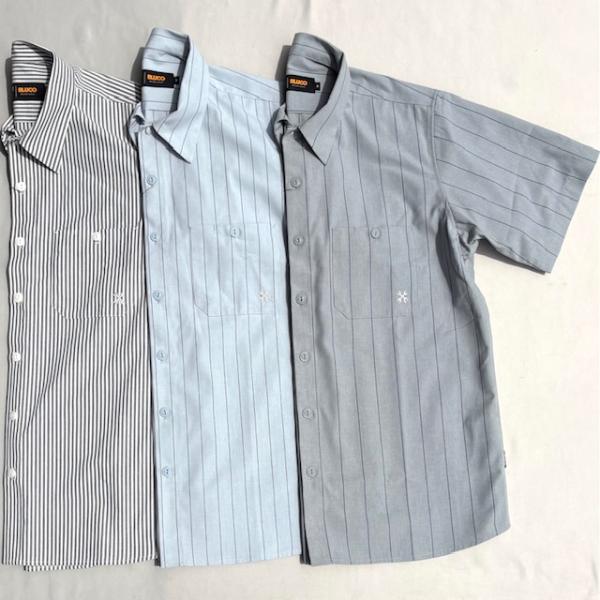 定番である平織りTC素材のワークシャツの半袖モデルどんなシーンにも馴染むシンプルなデザインで、長く愛用できる一枚。オリジナルネームパッチが付属しますので、お好みで取り付けてカスタマイズすることも可能です。サイズM　肩幅50ｃｍ　身幅60ｃｍ...