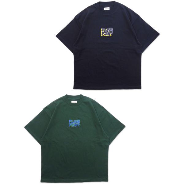 大きめのアームホールとルーズなシルエットの厚手7.1ozボディーを採用し、フロントにストリートの雰囲気を感じさせるスローアップ調のFLASHPOINT LOGO刺繍をバランスよく2段で配置したTEE!!ロゴのタタミ縫い、アウトライン、デザイ...