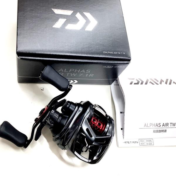 目視でわかる様な傷も無く非常に綺麗です。箱、説明書が付属致します。詳細は写真をご確認ください。巻取り長さ(cm/ハンドル1回転)：62 / ギア比：7.1 / 最大ドラグ力(kg)：3.5自重(g)：160スプール寸法(径/幅)(mm)：2...