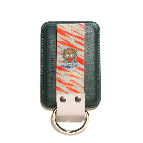 seashoreinc. for all smartphone【C.C】は、全てのスマートフォン対応のマグネットタイプのカードケースです。こちらのrubberシリーズは、印象的なプリントが目を惹くラバー製ホールドバンド付きで持ちやすいけどか...