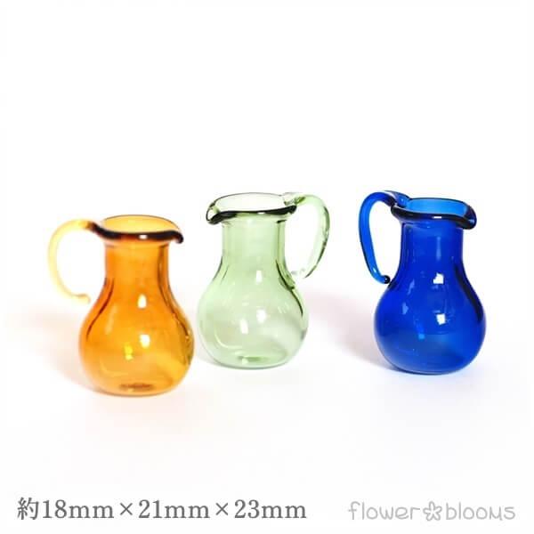ちっちゃなミルクポットみたいなかたちのガラス瓶です。お好みでかわいくデコしてくださいネ(*´∀｀*)※１つずつ手作りされているため、個体によって高さが5mm程度のサイズ差がある場合があります。
