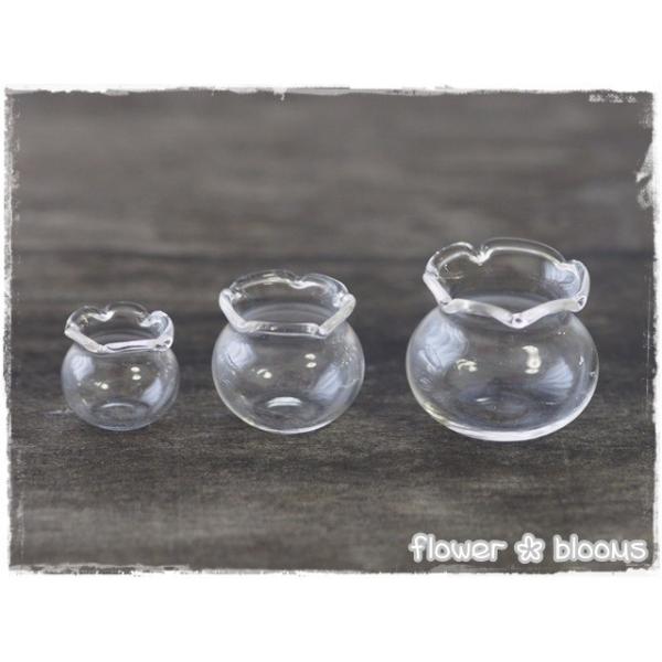 ちっちゃい金魚鉢型のガラスドームです。お好みでかわいくデコしてくださいネ(*´∀｀*)