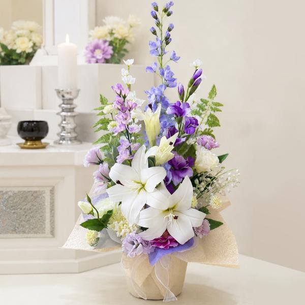 【商品内容】仏花(造花) 鉢付き ×1※造花の種類、ラッピング・リボンのデザインが変わる場合がございます。※一つ一つ手作りですので、アレンジが若干変わる場合もございます。【発送について】・お届け先が北海道、沖縄県の場合は、別途3,300円の...