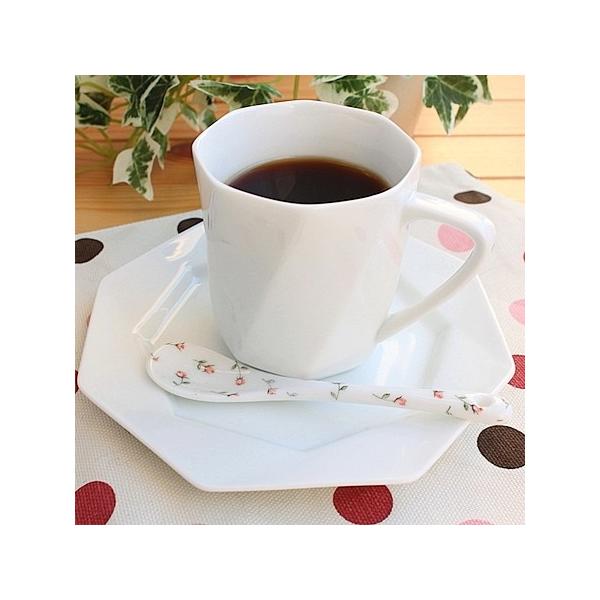 ・サイズ　 カップ　約6.6cm×約7cm 幅/約9.3cm　 高さ/約7.5cm　　　　 　ソーサー　約14.5cm×約15.4cm　 高さ/約1.6cm　　・重さ 　カップ　約155ｇ　ソーサー　約170g　　・容量　満水 約175cc...