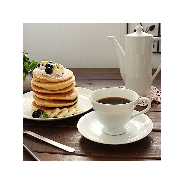 ・サイズ　 カップ　　 　直径/約8.7cm　手まで/約11.1ｃｍ　高さ/約6.　　　　　 ソーサー　　直径/約13.6ｃｍ　　高さ/約1.7ｃｍ　　・重さ 　カップ　 約100ｇ  ソーサー 約120ｇ・容量　満水 約180cc※製品の...