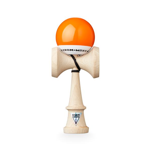 KROM KENDAMA POPは、世界最高の遊び心地と、最も手頃な価格の入門用けん玉を目指して作られています。12種類のカラーバリエーションをご用意しています。あなたのお気に入りはどれですか？・CKシェイプ・LOLスティッキークリア・ブナ...