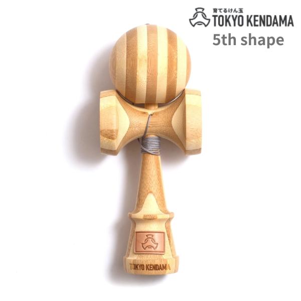 【バンブーの特徴】バンブーは、3年ほどで収穫ができる成長の早い植物で水をあまり必要としないことから、サステナブルな素材として幅広い製品に使われ始めています。植物としての性質上、厚みが取れないため、色の異なる板材を圧着して作っています。他のけ...