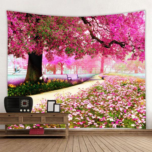 たくさんの鮮やかな花に囲まれたタペストリーです。華やかな花々のデザインは気持ちのリフレッシュとともに、部屋の開放感を演出してくれます。横150cm、縦130cm。横長タイプです。リビングやキッチンなど家族が集まる部屋や寝室などの壁にぜひどう...