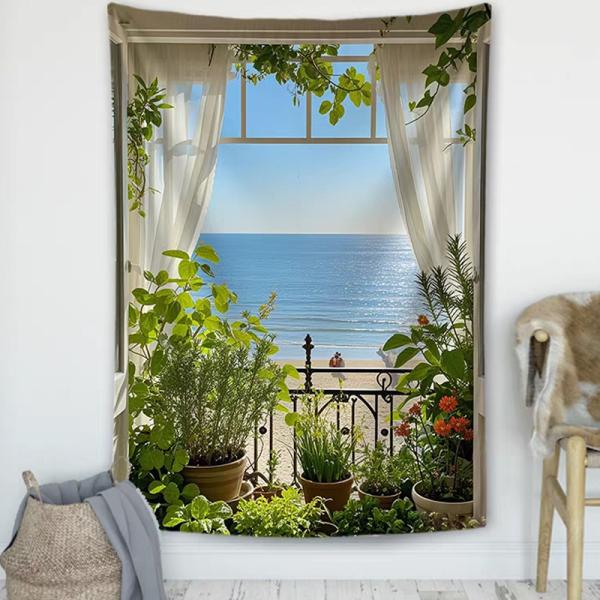 厚手の生地を使用しております。鉢植えの窓際と海の絵柄のタペストリーです。明るく開放的な雰囲気が出ます。横70cm、縦100cm。縦長タイプです。リビングやキッチンなど家族が集まる部屋や寝室などの壁にぜひどうぞ。素材:ポリエステル掛けた瞬間一...