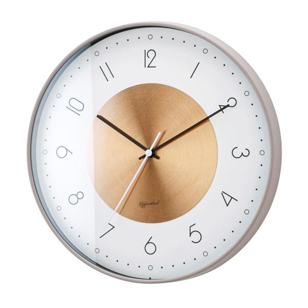 中央にあしらわれたコッパーのプレートがさりげなく輝くノルテウォールクロック。ウォームグレーのスリムなフレームと、フェミニンな文字盤がマッチした上品なデザインです。[ カラー ] -[ サイズ ] φ=290,D=40mm　0.8kg[ 主な...