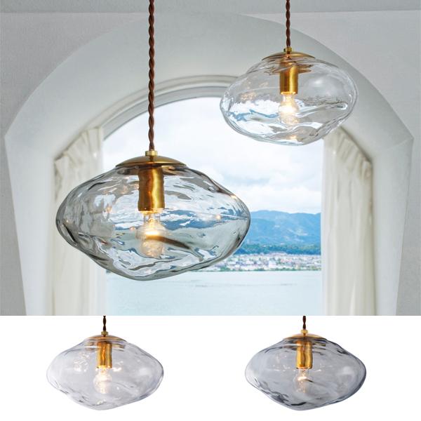 あたたかみのあるウッドのボディになめらかで立体的な文字盤を添えたナチュラルなスモルテーブルクロック。ウォームグレーと明るめのウッドのコンビネーションや針と数字のバランスを追求することで、空間に心地よく馴染むデザインになりました。[ カラー ...