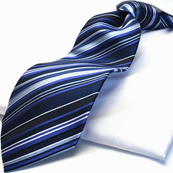 サイズ縦158〜160センチ×幅8.3〜8.6センチ材　質シルク１００％色ネイビーベースにブルーのストライプ商品説明写真と多少の色の異なりはご了承下さい。 ポイント利用