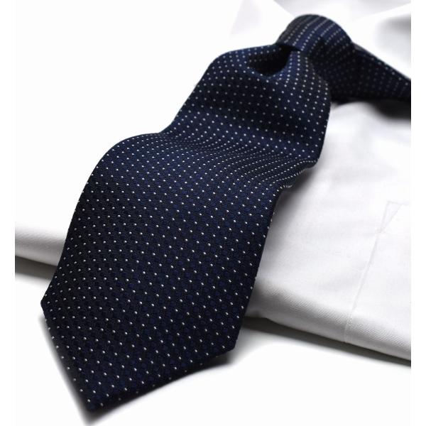 【20代/30代/40代/50代/60代】サイズ縦143センチ×幅8センチ材　質シルク１００％色ダークネイビーベースにシルバーのピンドット柄商品説明写真と多少の色の異なりはご了承下さい。 ポイント利用