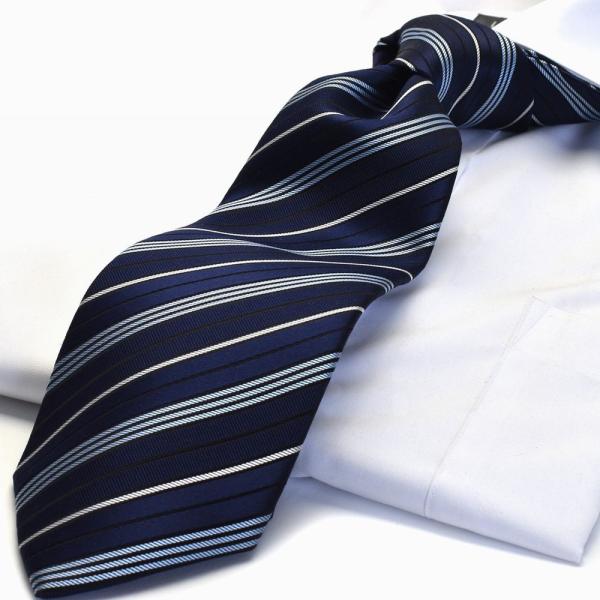 【20代/30代/40代/50代/60代】サイズ縦143センチ×幅8センチ材　質シルク１００％色ネイビーに水色、シルバーのストライプ商品説明写真と多少の色の異なりはご了承下さい。 ポイント利用