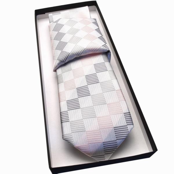 サイズ縦143センチ×幅約8センチ/チーフ23センチの正方形 材　質シルク１００％色シルバー、ピンクのブロック柄商品説明日本製・写真と多少の色の異なりはご了承下さい。 ポイント利用