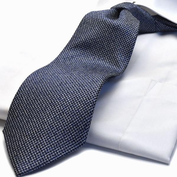 サイズ縦160センチ×幅8センチ材　質シルク１００％色ネイビー、シルバー、グラデーション格子柄製造元中国商品説明写真と多少の色の異なりはご了承下さい。 ポイント利用