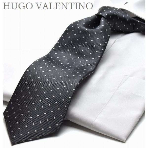 【20代/30代/40代/50代/60代】サイズ縦143センチ×幅8センチ材　質シルク１００％色 チャコールグレーベースに白のドット柄商品説明写真と多少の色の異なりはご了承下さい。 ポイント利用