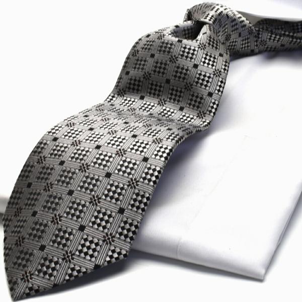 シルク１００％色シルバー、ブラック、デザイン柄商品説明写真と多少の色の異なりはご了承下さい。 ポイント利用