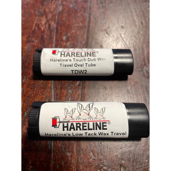 【発売日：2023年01月31日】意外にワックスつけないでタイイングしてる人が多いのですがつけたことない人はぜひこの機会に。タッチダブワックスはダビングのしにくいマテリアルに適した粘着度の高いダビングワックスです。例えばビッグフライのダビン...