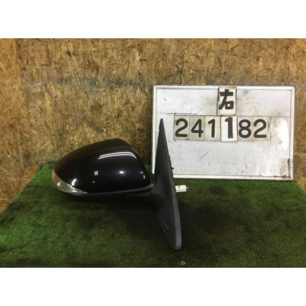 **** 商品説明を必ずご確認ください ****部品管理番号：000241182-13500メーカー純正品番：B39G-69-12ZD部品名：右サイドミラー部品区分：リサイクル品車名：アクセラ車両タイプ名：4ドアセダン通称型式：BLEFP認...