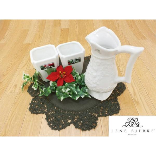 「リーネ ヴェール」はエレガントでオシャレなデザイン。こちらのランチョンマットは、食卓、洗面バス、インテリアetc…色々な用途で使えるアイテムです。※ご使用には全く問題ございませんが、ほつれ、縫い目落ち、汚れがございます(4枚目画像参照)。...