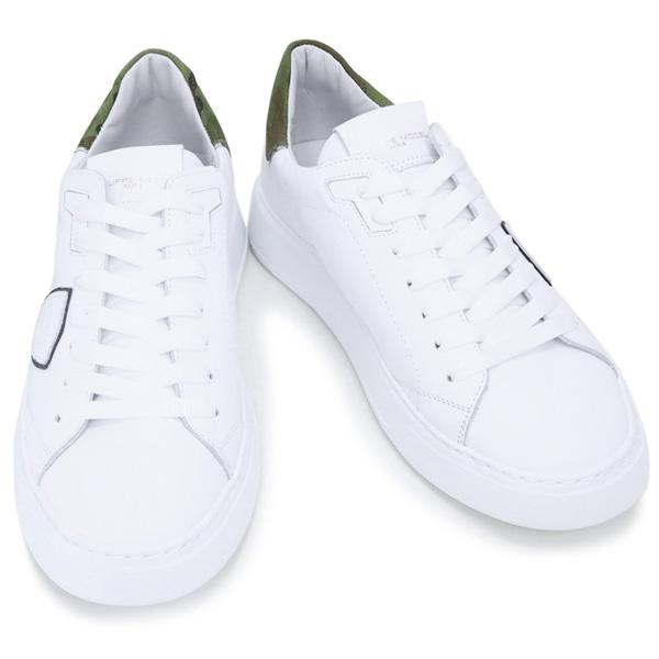 ※ご使用には全く問題ございませんが、履き口付近にヤブレがみられます(9枚目画像参照)。訳あり部分の内容につきましては個体により異なります。画像はその一例です。また、43サイズの靴紐に破れが見られます(10枚目画像参照)。■サイズの目安 42...